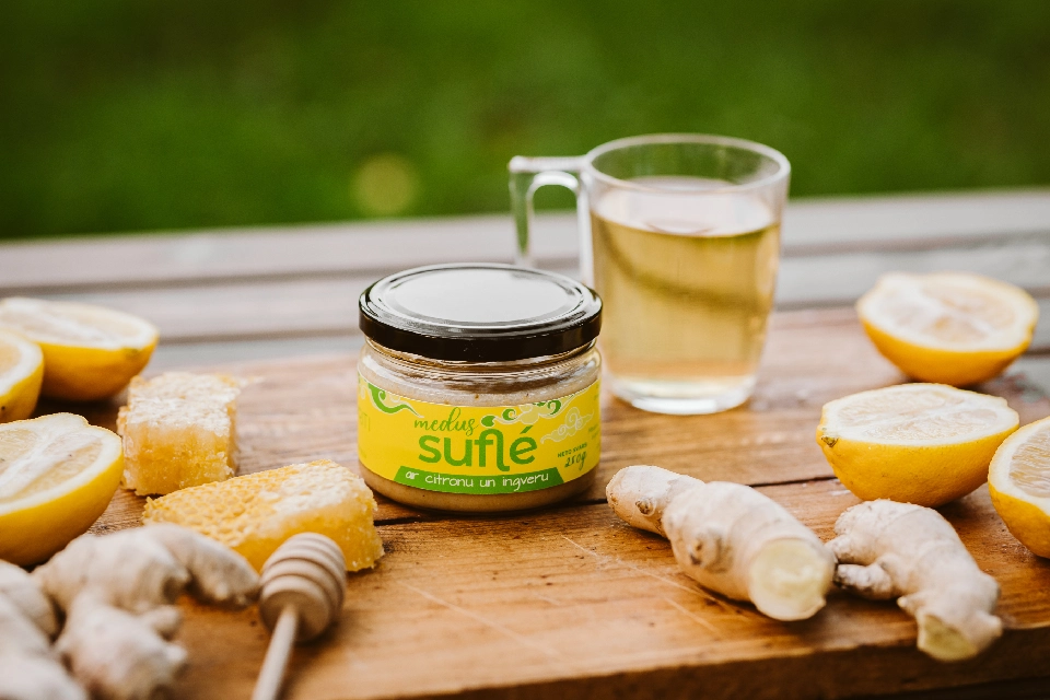 Citrona & Ingvera medus suflē - Rāmriti